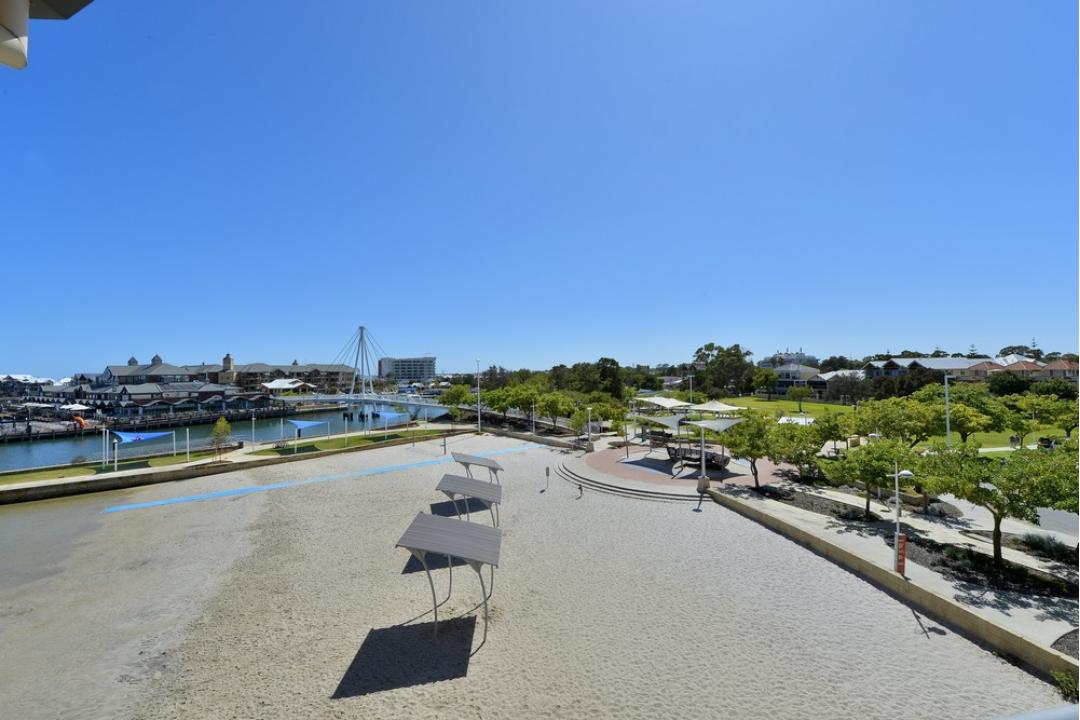 Dolphin Quay Apartments Official Site - 1 Bedroom Marina View Apartment