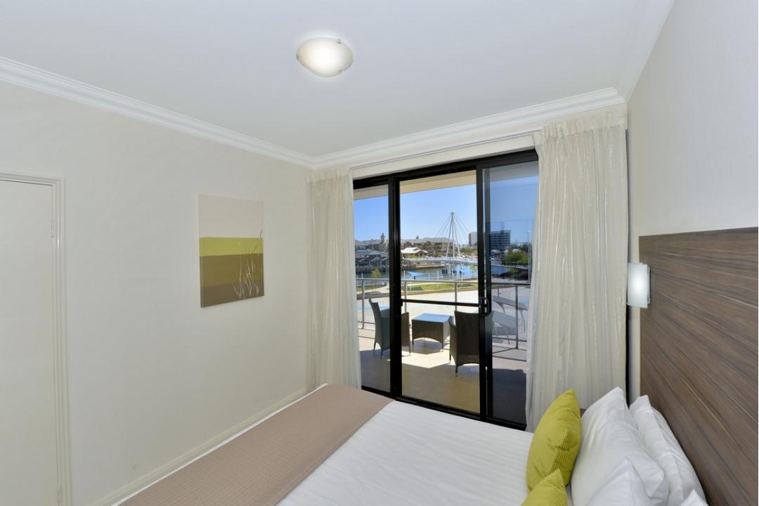 Dolphin Quay Apartments Official Site - 2 Bedroom Marina View Apartment