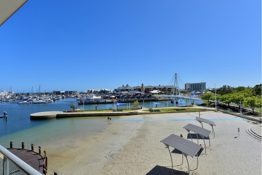 Dolphin Quay Apartments Official Site - 2 Bedroom Marina View Apartment