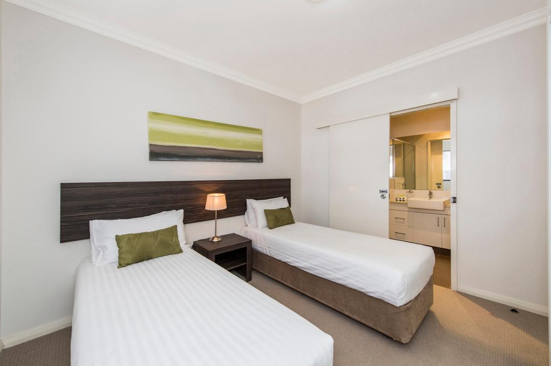 Dolphin Quay Apartments Official Site - 2 Bedroom Marina View Apartment